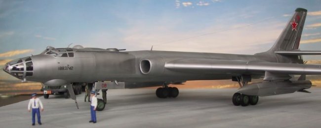 1/72 Trumpeter Tupolev Tu-16K-26 by Arne Goethe
